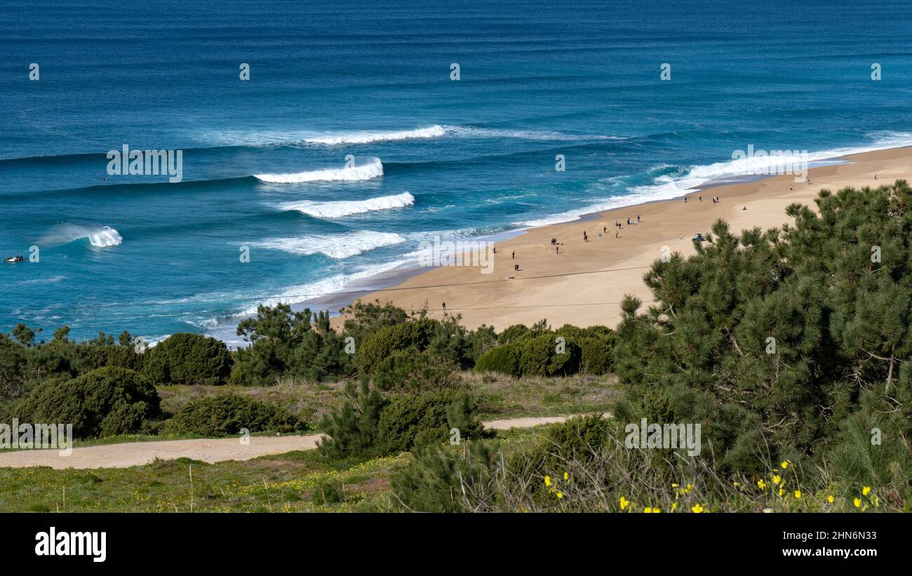praia do norte * Nazaré Stock Photo - Alamy