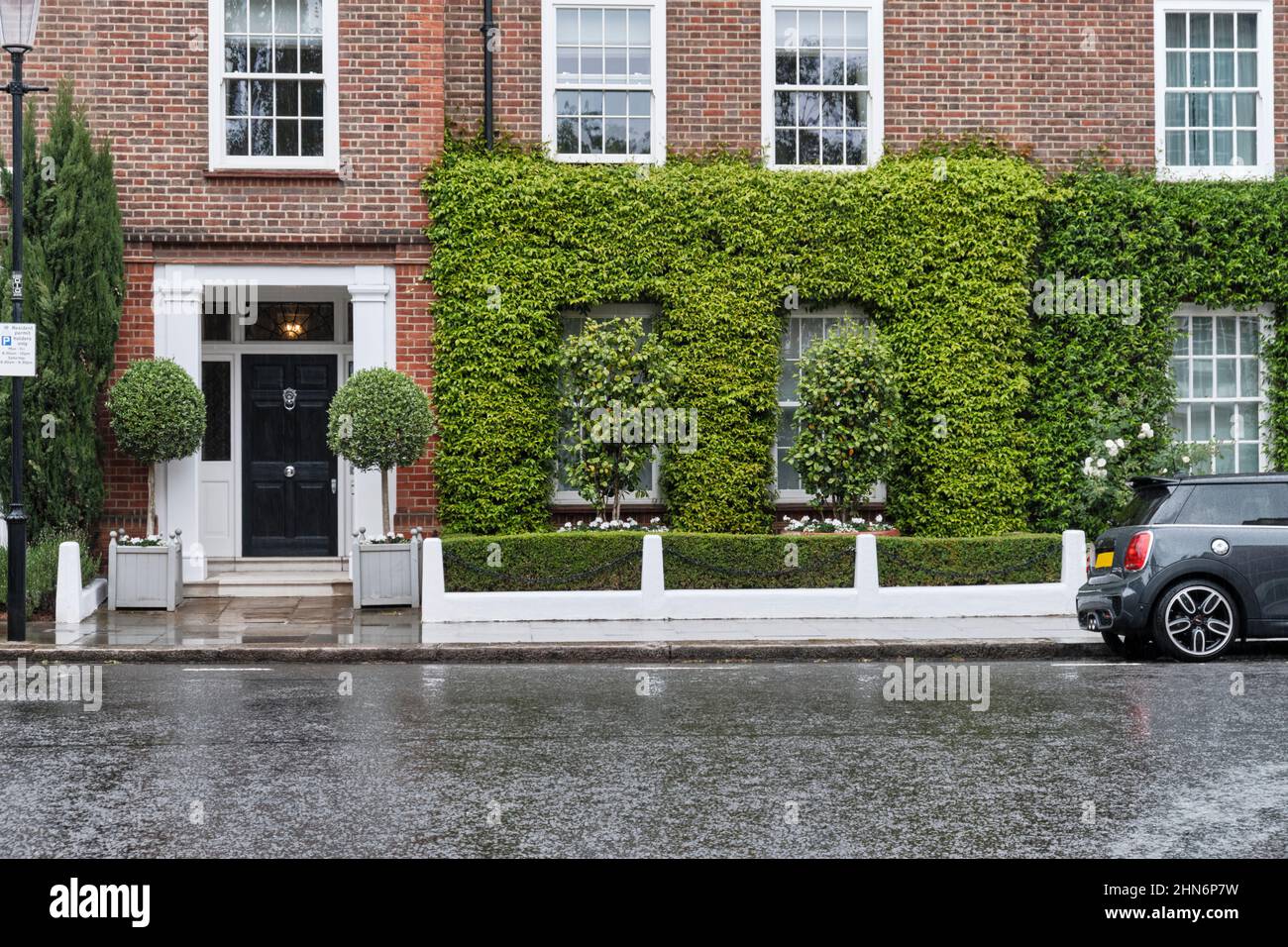 Old chelsea manor house hi-res stock photography and images - Alamy