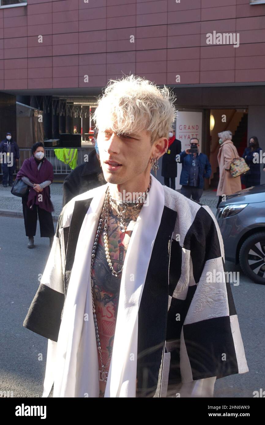 Machine Gun Kelly / Colson Baker bei der Ankunft zur Pressekonferenz ...