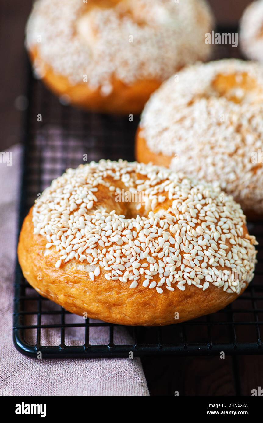 Bagel rack hi-res stock photography and images - Alamy