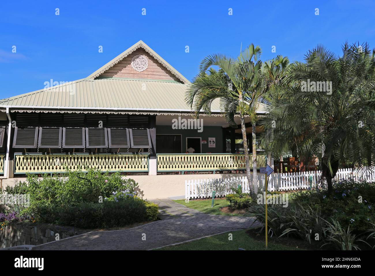 Ti Banane Bistro at Coco Palm, Reduit Beach Avenue, Rodney Bay Village ...