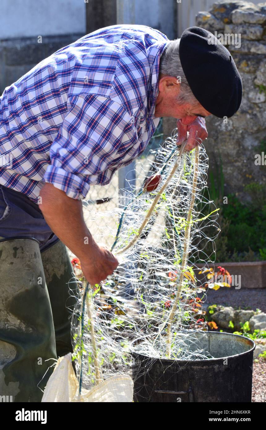 Washing net hi-res stock photography and images - Alamy