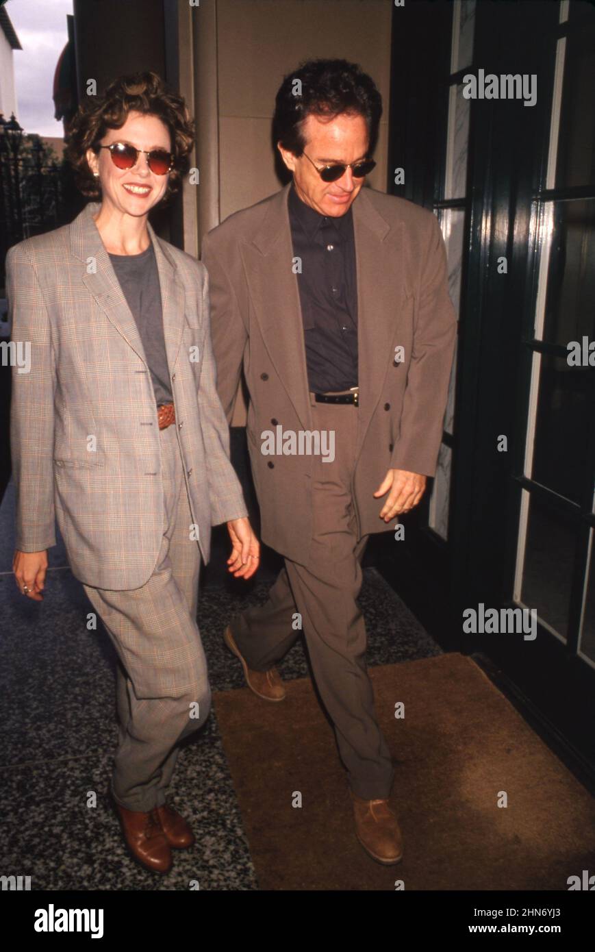 Warren beatty annette bening 1992 hi-res stock photography and images ...
