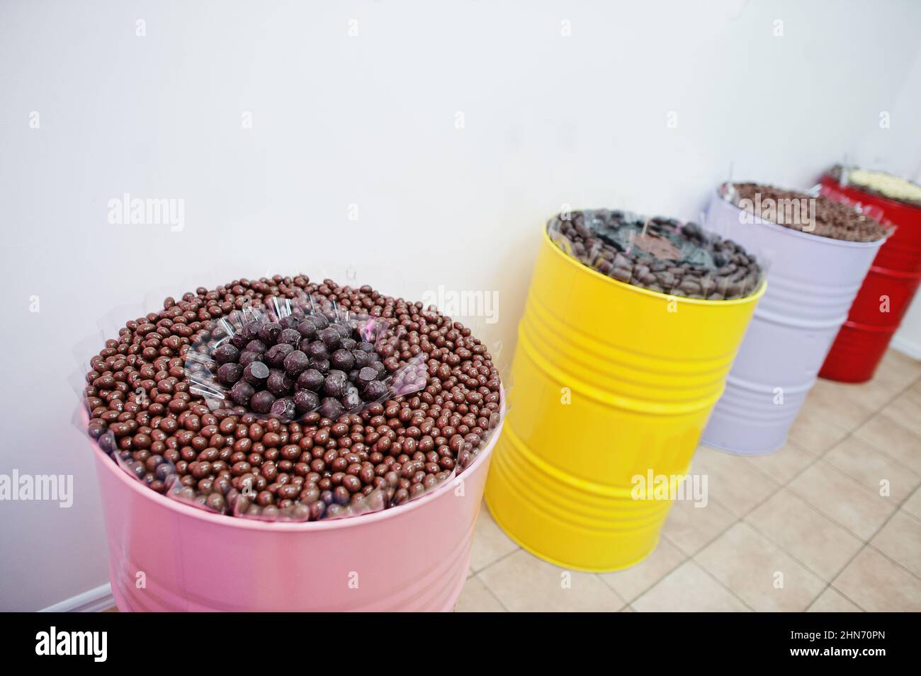 Candy shop barrels hi-res stock photography and images - Alamy