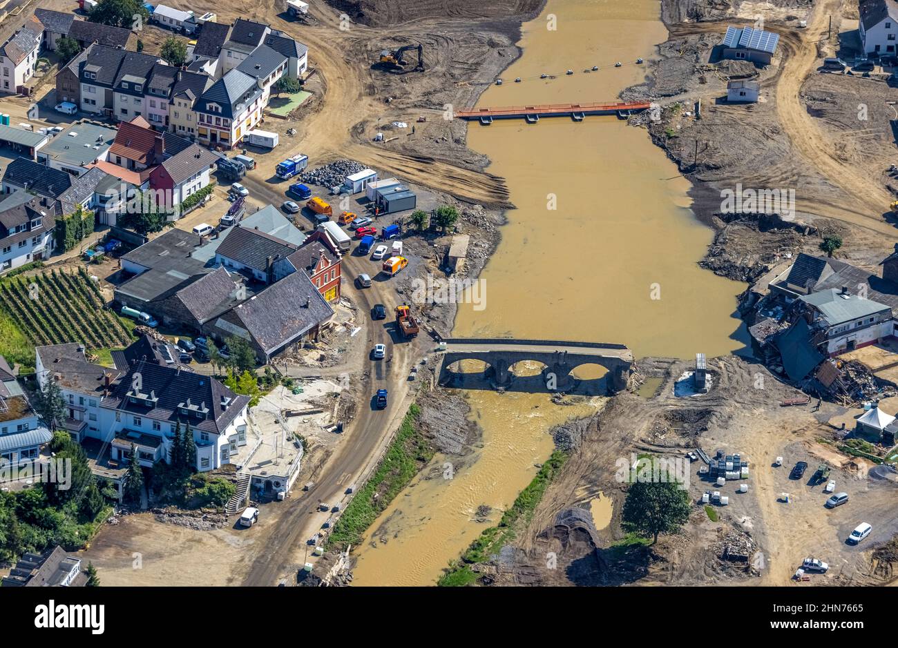 Uberschwemmungsgebiet am fluss ahr im ortsteil mayschoss in altenahr hi ...