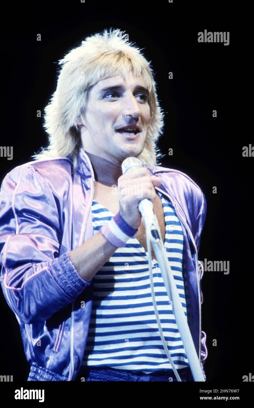 Rod stewart 1970s hi-res stock photography and images - Alamy