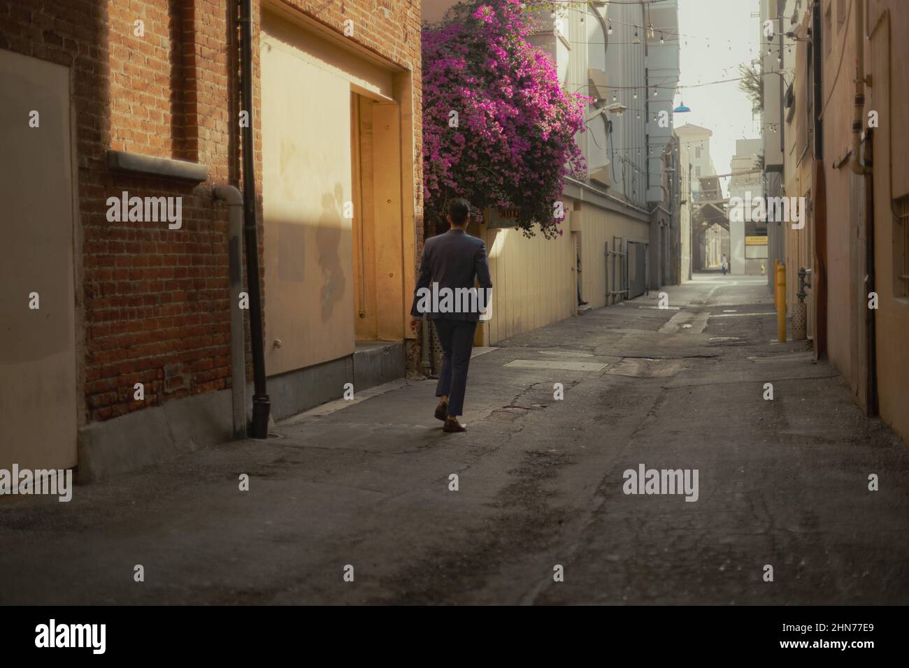 Man with narrow tie hi-res stock photography and images - Alamy