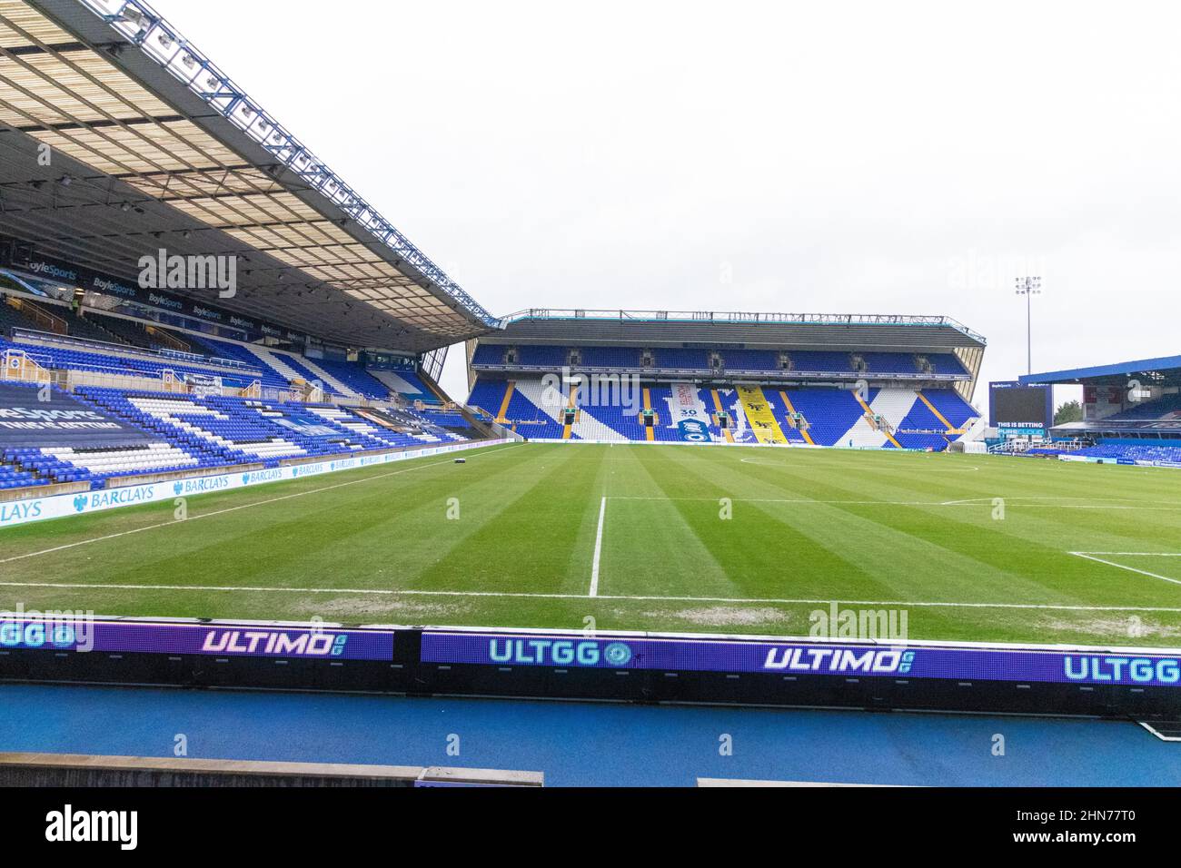 St andrews football stadium hi-res stock photography and images - Alamy