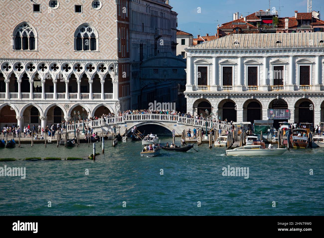 Venice waterfront showing the crowds of tourists that congest the city ...