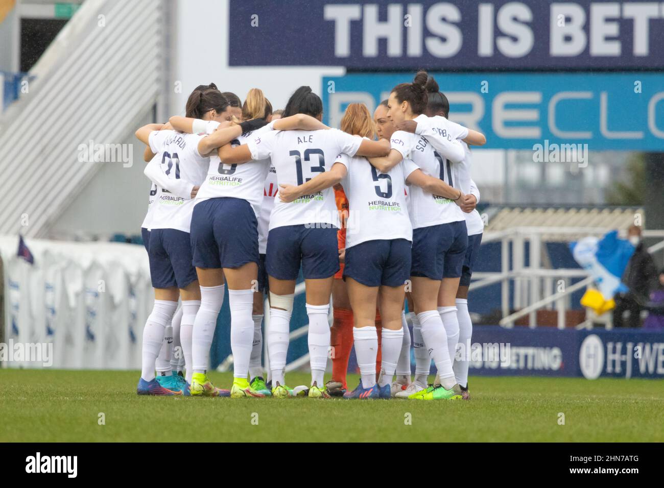 Tottenham Hotspur team huddle pre game Stock Photo - Alamy