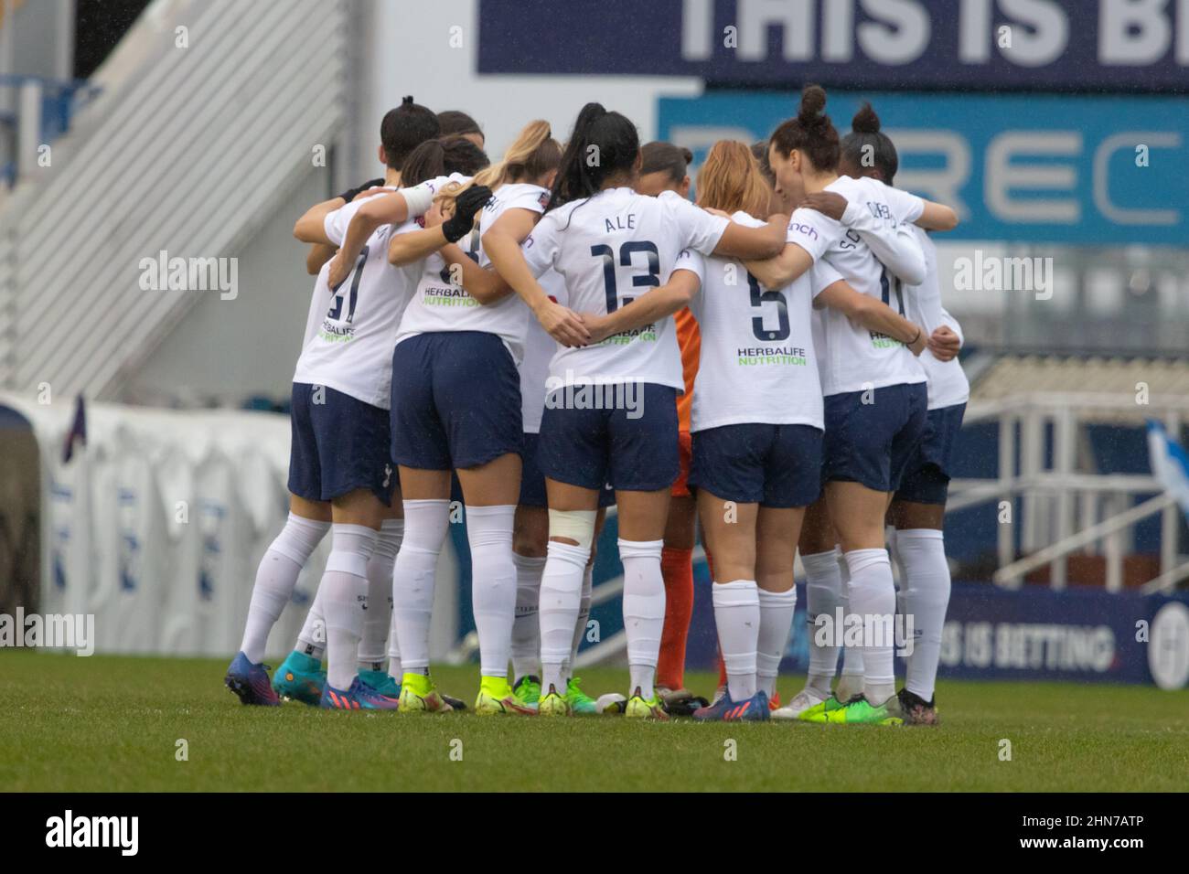 Tottenham hotspur team huddle hi-res stock photography and images - Alamy