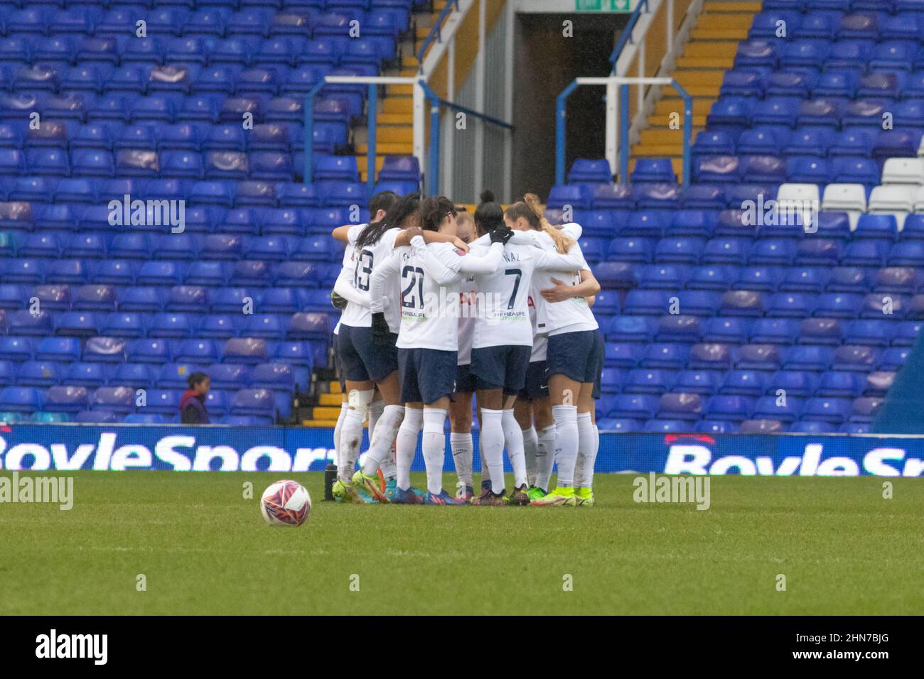Tottenham hotspur team huddle hi-res stock photography and images - Alamy