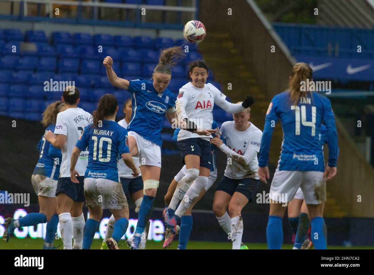 Professional football player header ball hi-res stock photography and ...