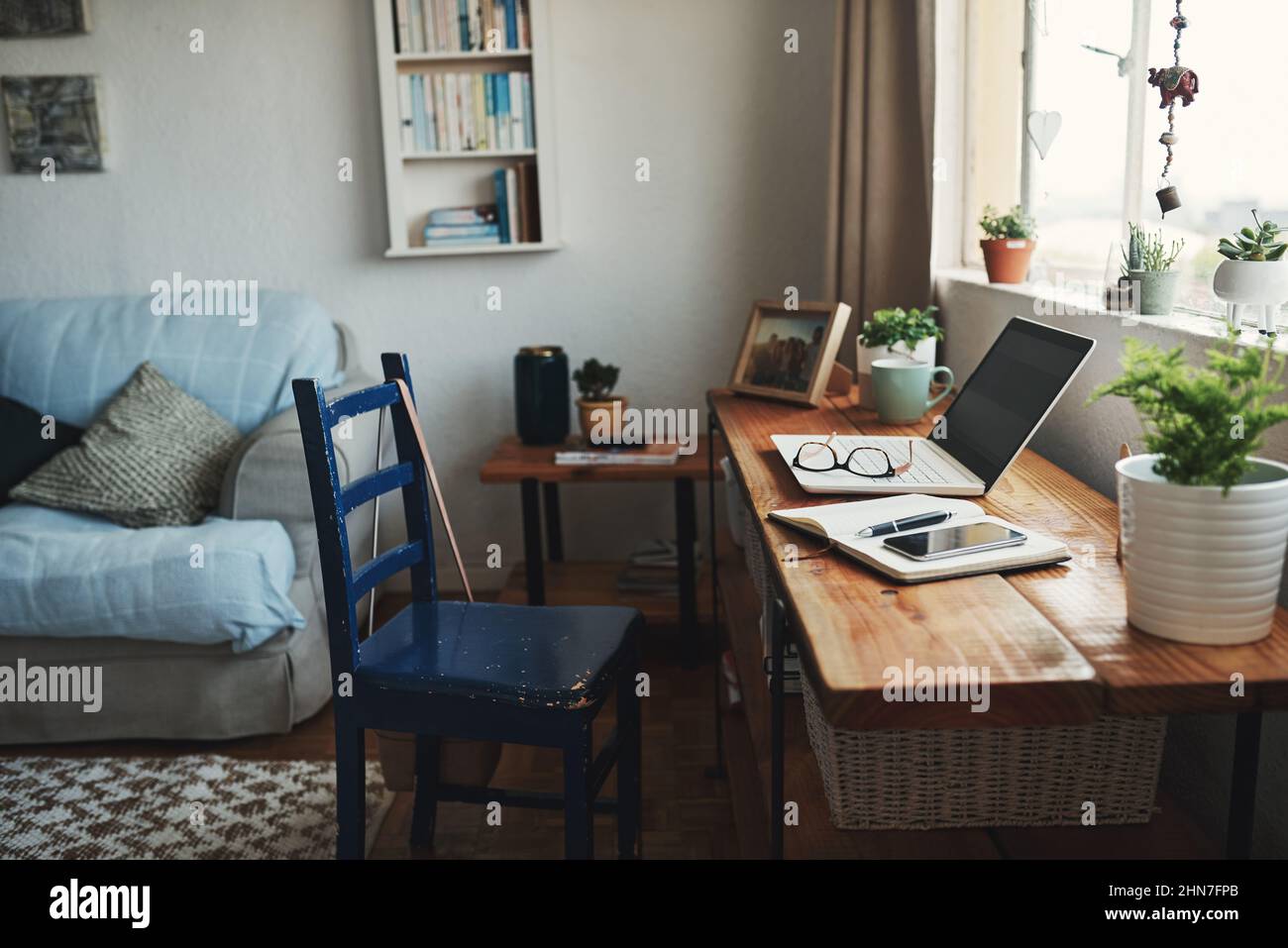 Empty home office hi-res stock photography and images - Alamy