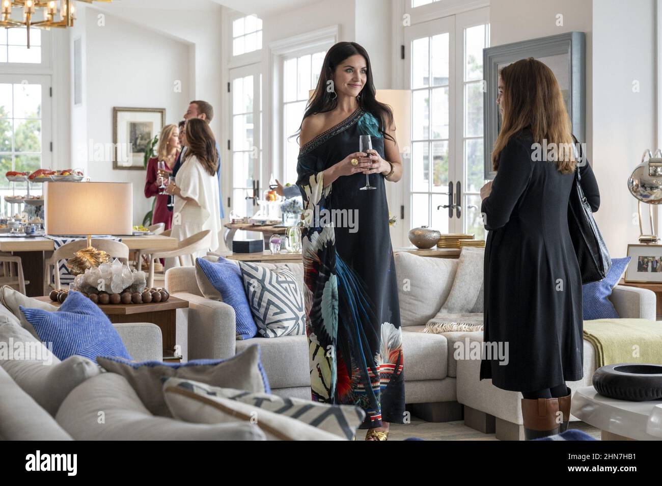 INVENTING ANNA, from left: Marika Dominczyk, Anna Chlumsky, (Season 1 ...