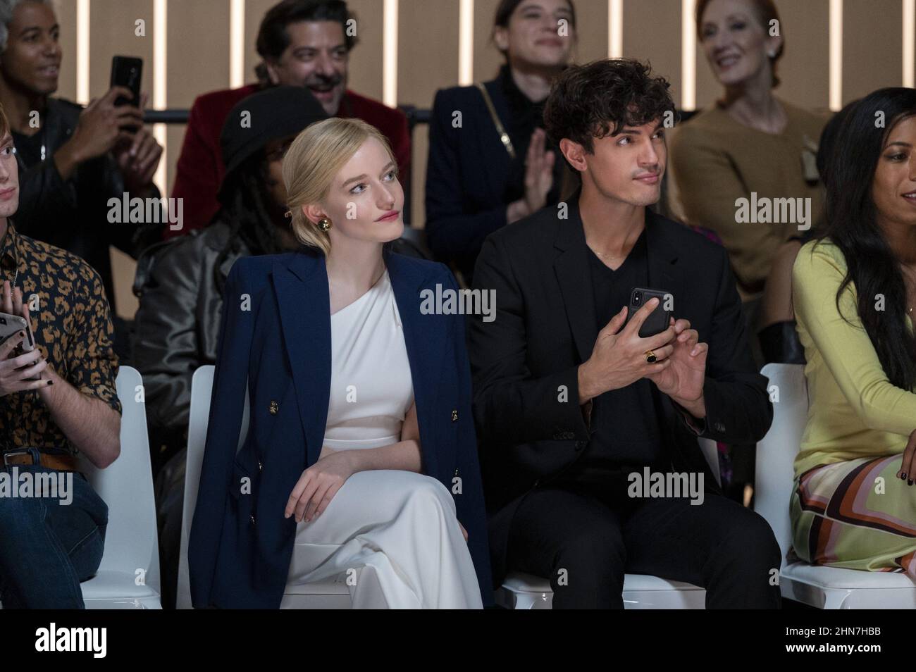 INVENTING ANNA, from left: Julia Garner as Anna Delvey, James Cusati ...