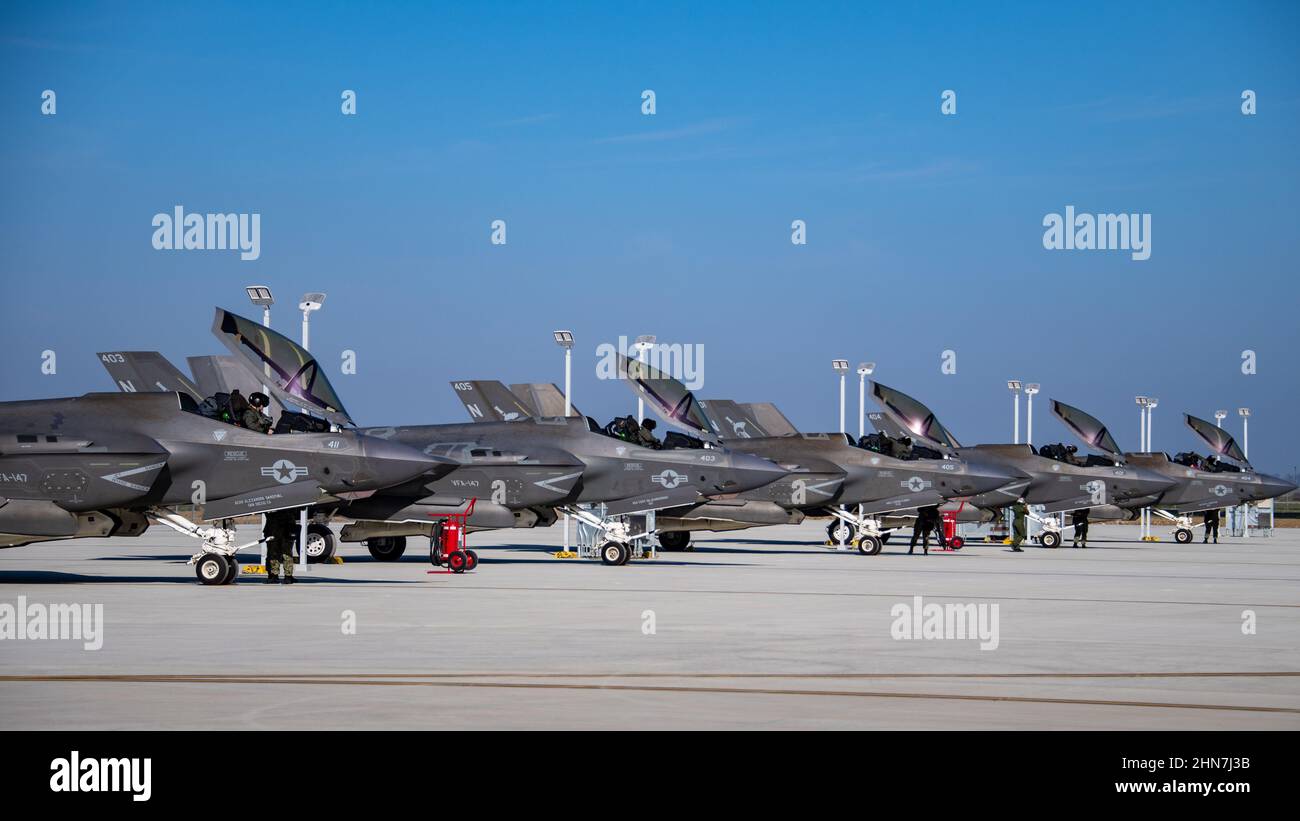 NAVAL AIR STATION LEMOORE, Calif. (12 Feb., 2022) -- F-35C Lightning ...