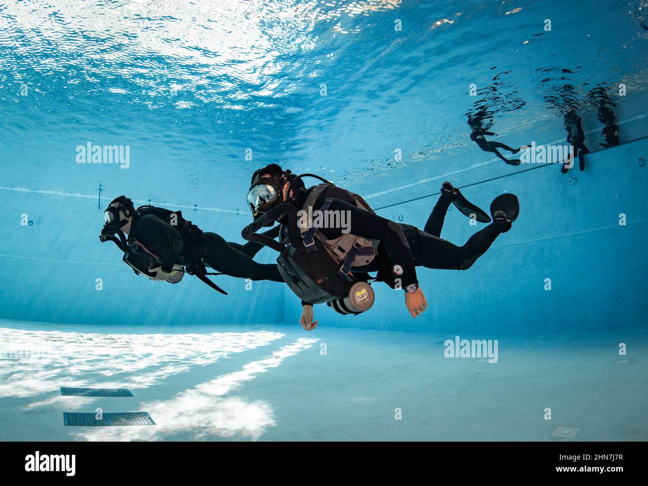 SAN DIEGO – Navy Divers assigned a West Coast Naval Special Warfare ...