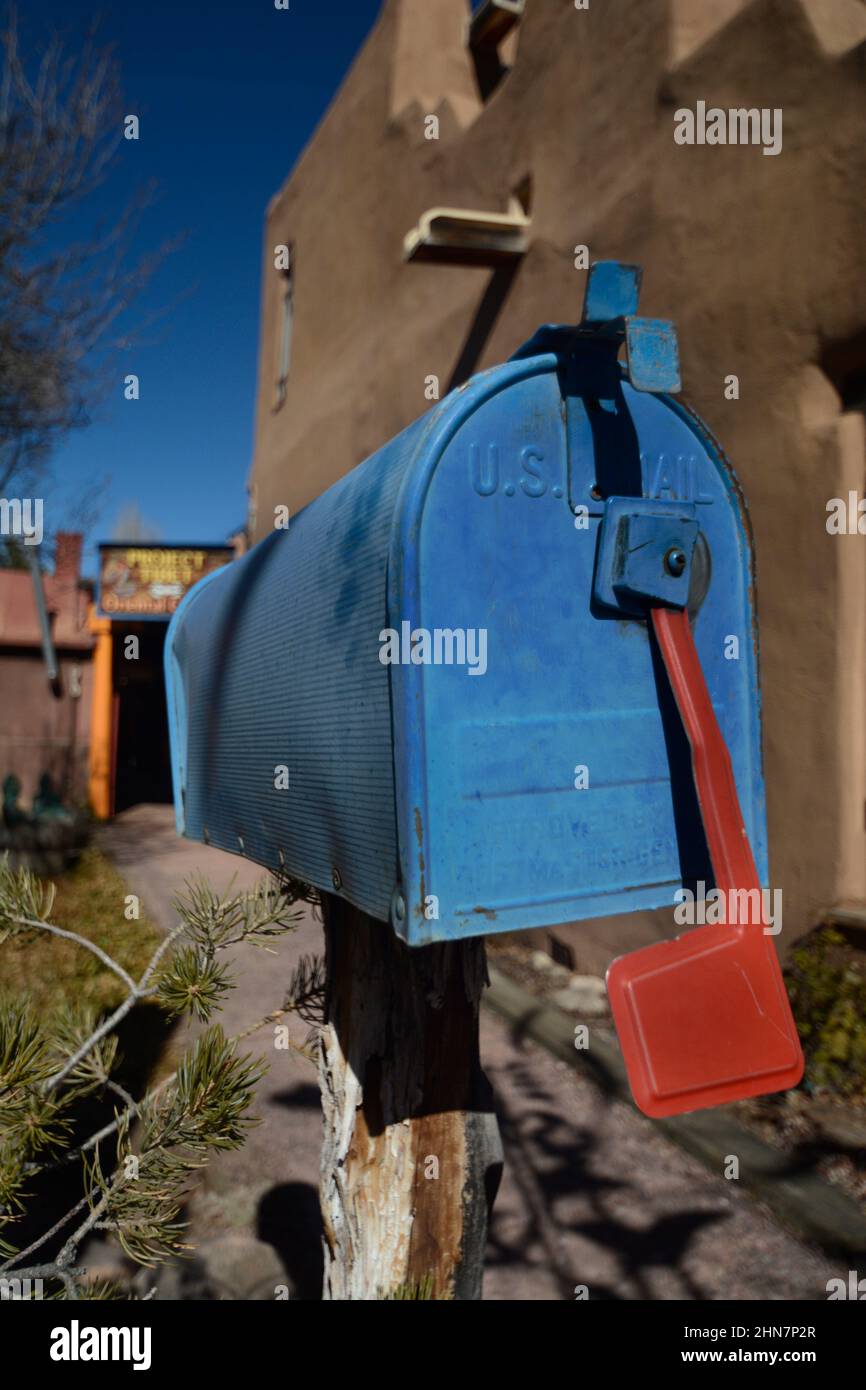 Mailboxes vertical hi-res stock photography and images - Alamy