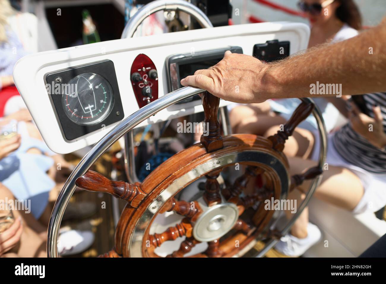 Round shaped metal wheel Stock Photo - Alamy