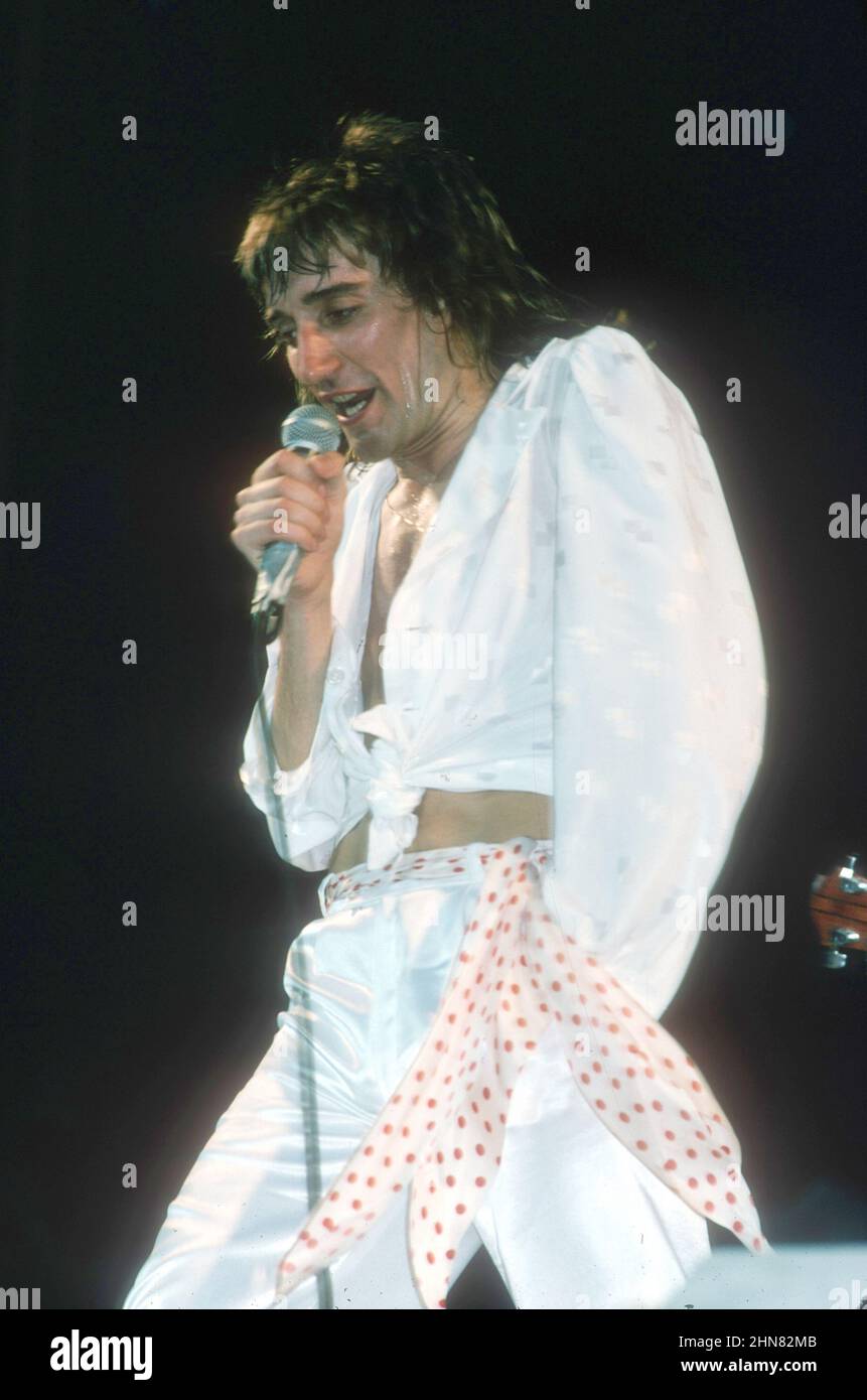 Rod stewart 1970s hi-res stock photography and images - Alamy