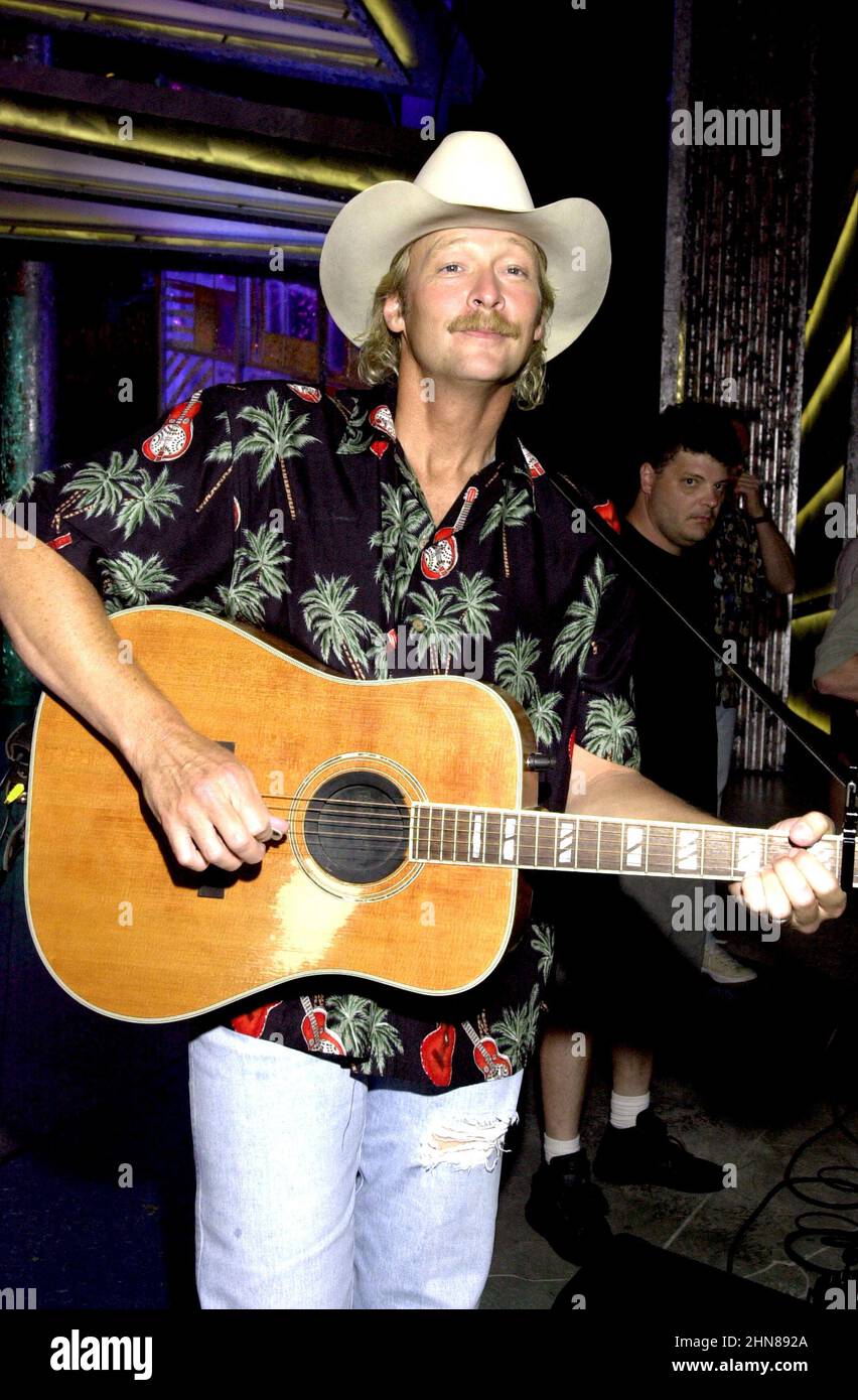 Alan Jackson at the Academy of Country Music, 2001 Credit: Ron Wolfson ...