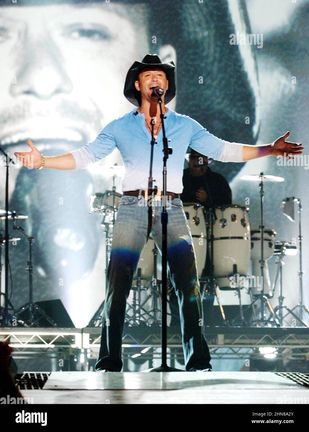 Tim mcgraw performing hi-res stock photography and images - Alamy