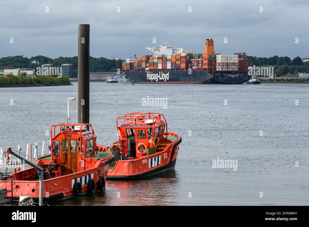 Container ship Cartagena Express from the shipping company Hapag Lloyd ...