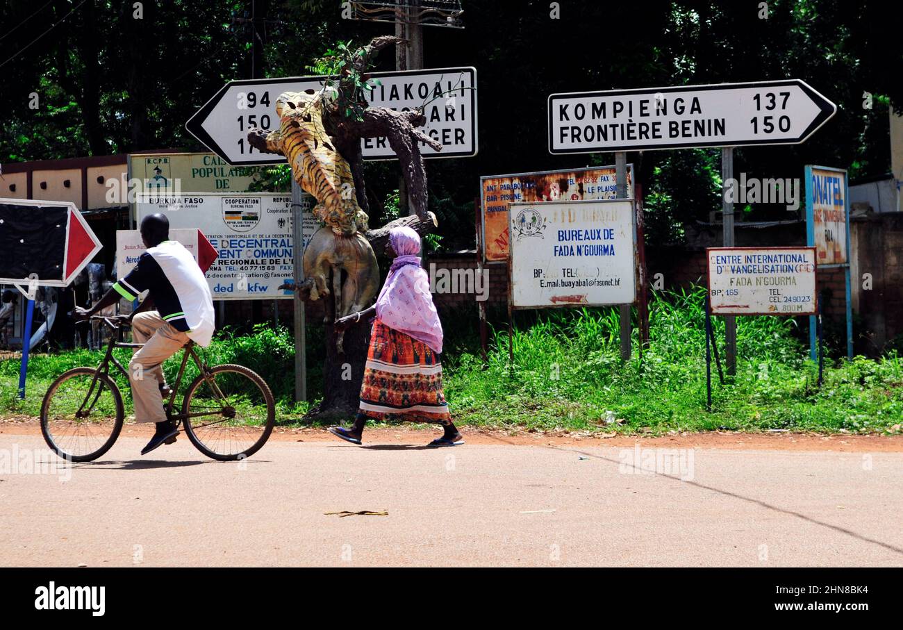 Frontiere benin border hi-res stock photography and images - Alamy
