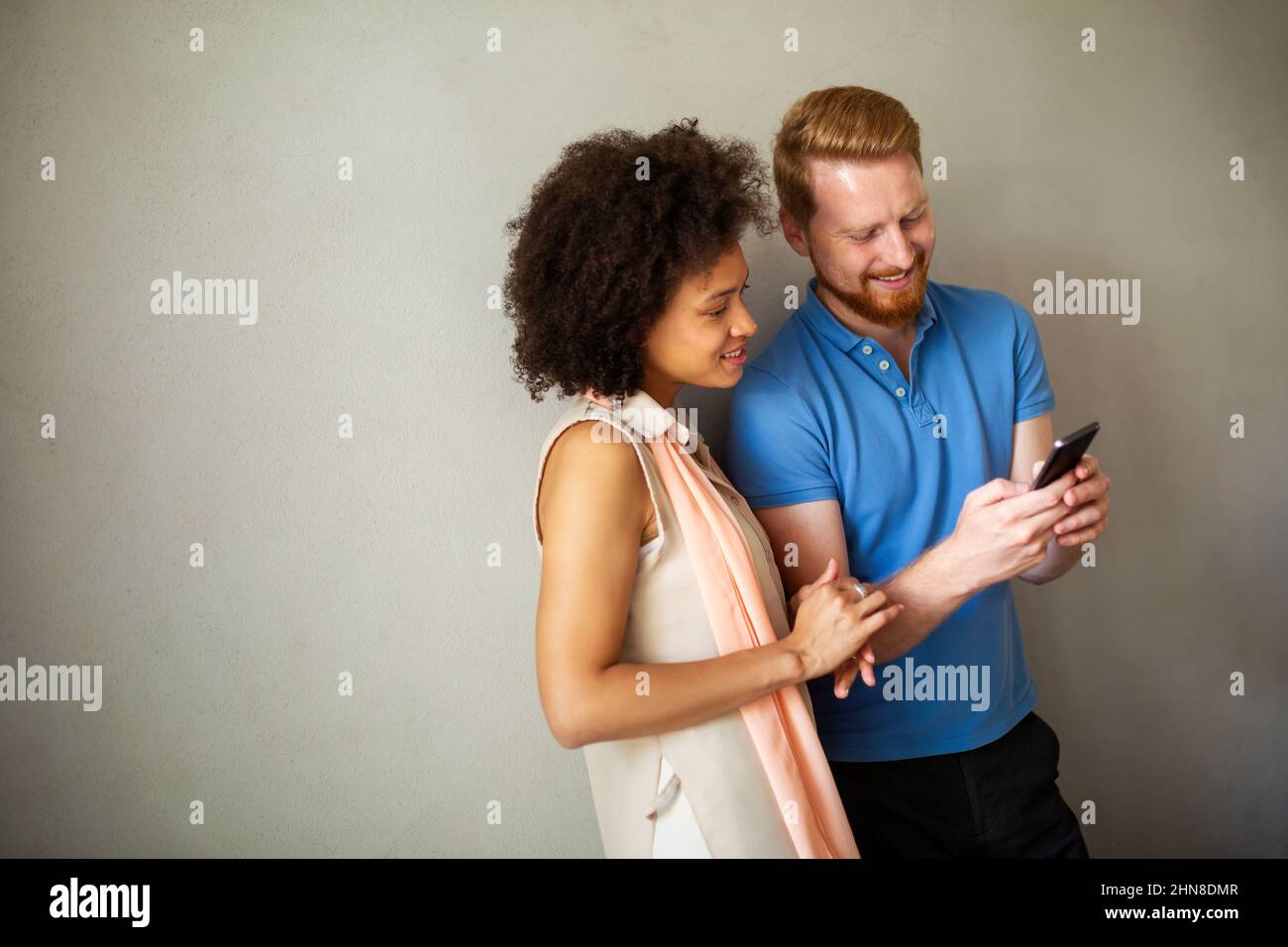 Happy people talking hi-res stock photography and images - Alamy