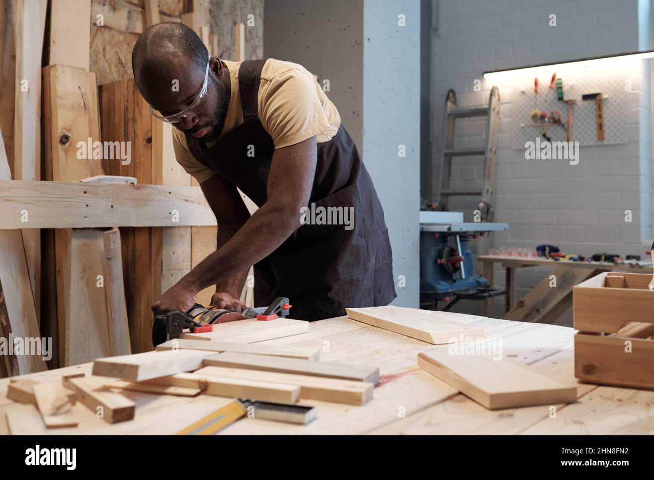 Black male carpenter hi-res stock photography and images - Alamy