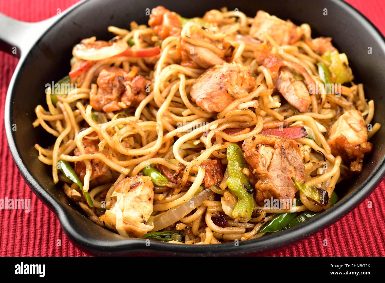 Chicken Chow mein in plate Stock Photo - Alamy