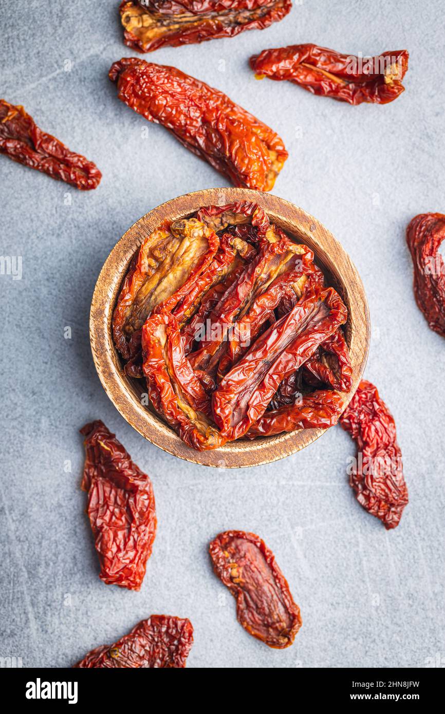 Sun dried tomatoes in bowl. Top view Stock Photo - Alamy
