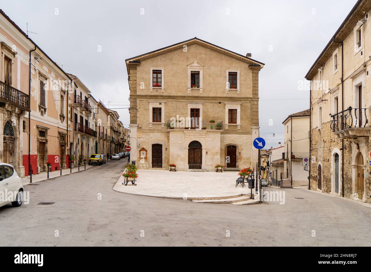 Piazza Umberto I° square, Medieval Village, Pacentro, Abruzzo, Italy ...