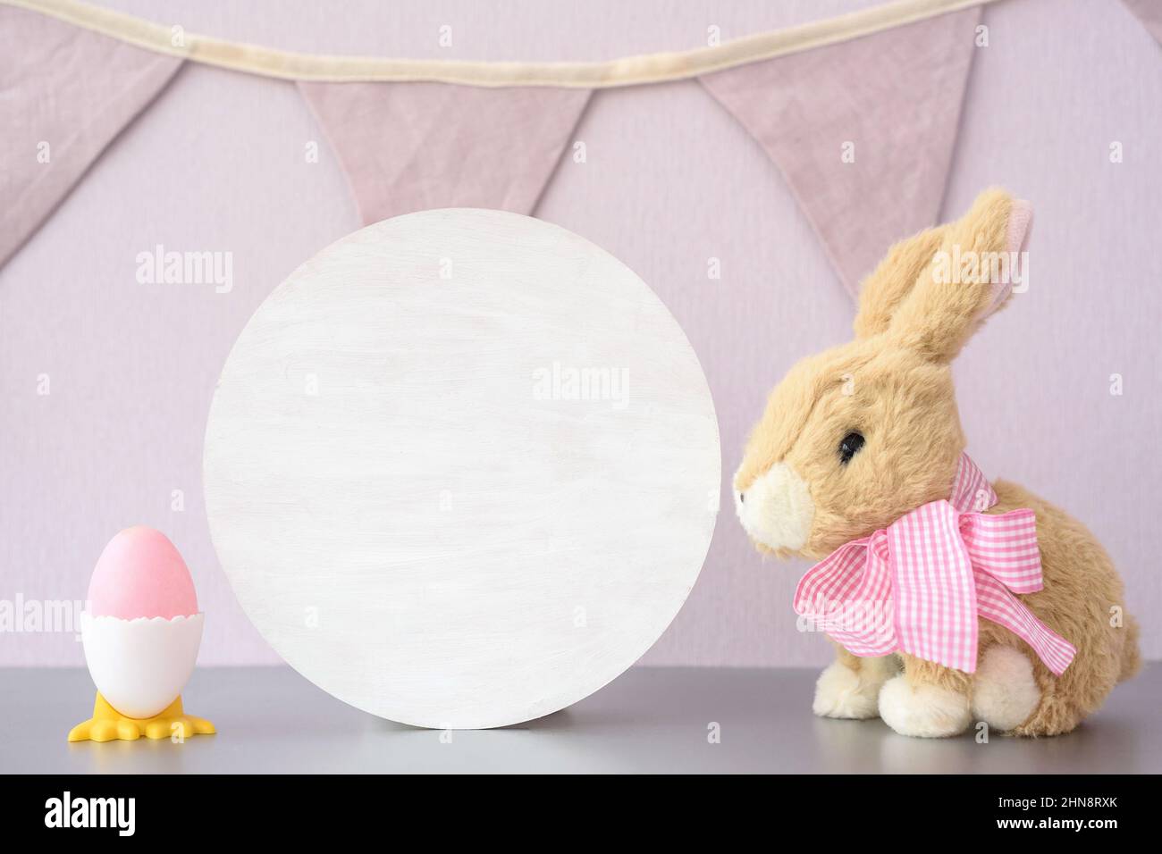 White round sign easter mockup blank Stock Photo - Alamy