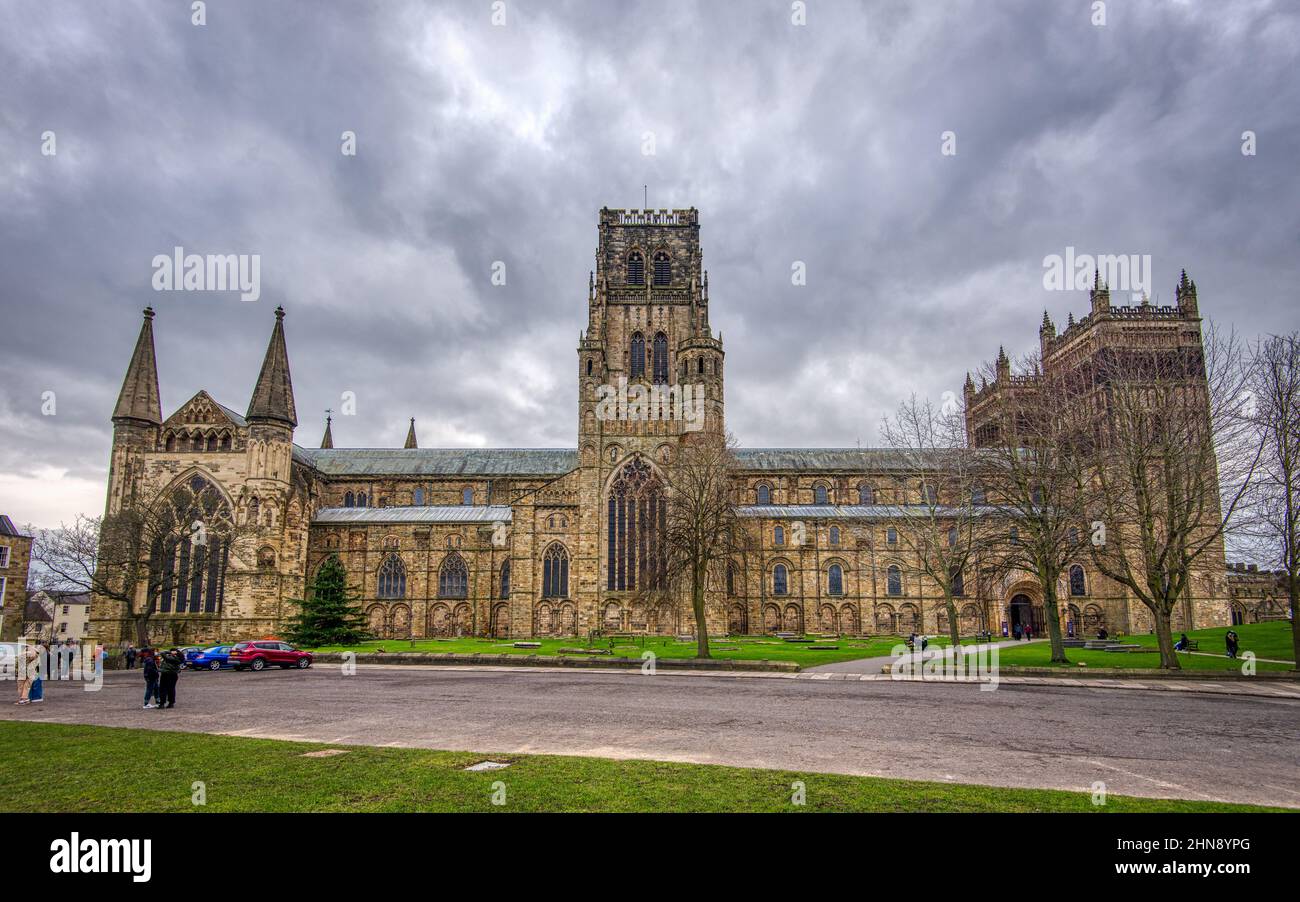 A landscape format view of the historic landmark Durham Cathedral Stock ...