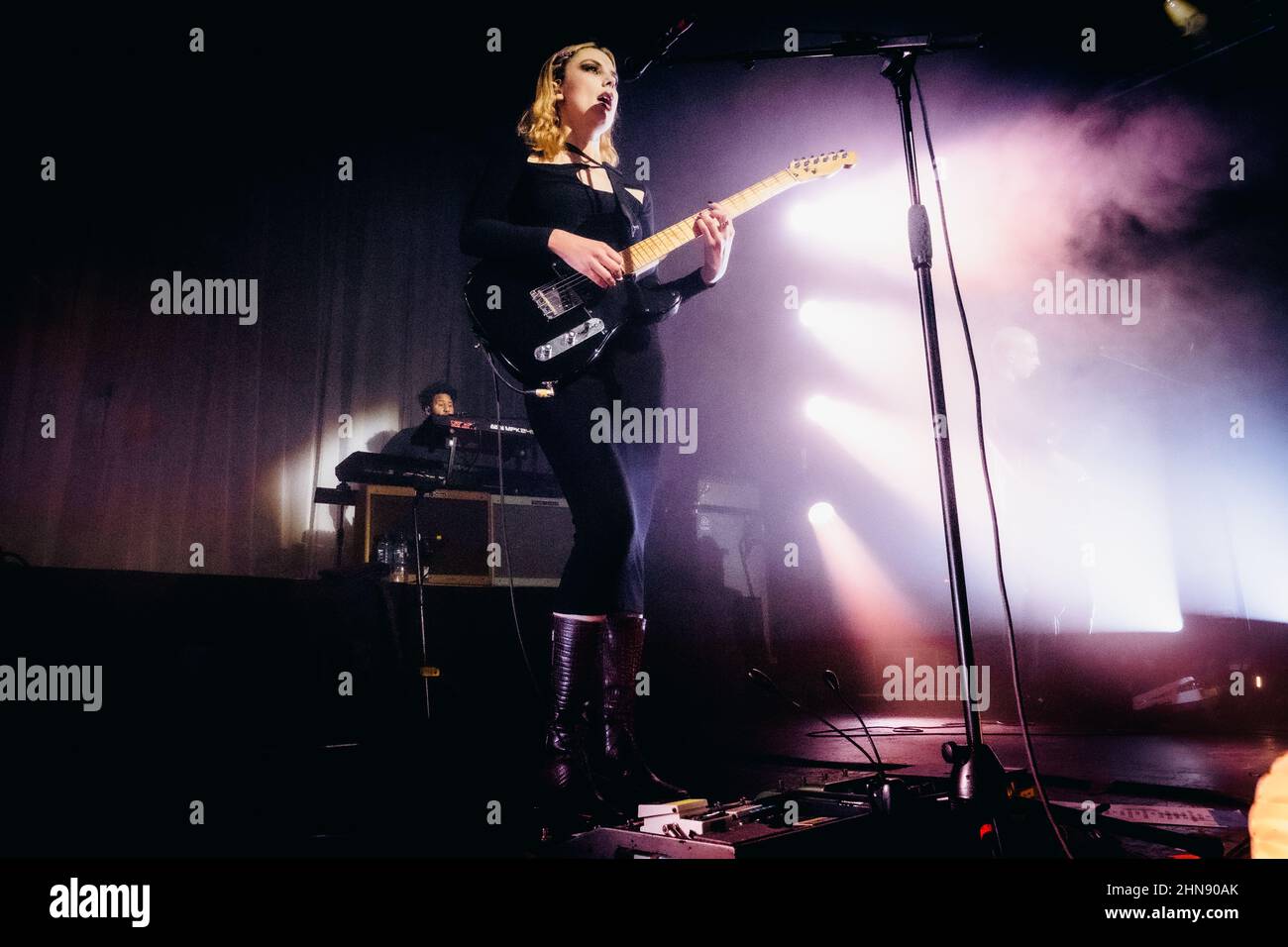 Wolf alice tour 2022 hi-res stock photography and images - Alamy