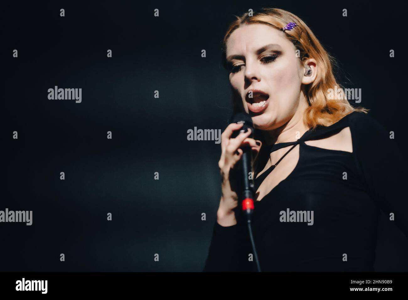 Wolf alice tour 2022 hi-res stock photography and images - Alamy