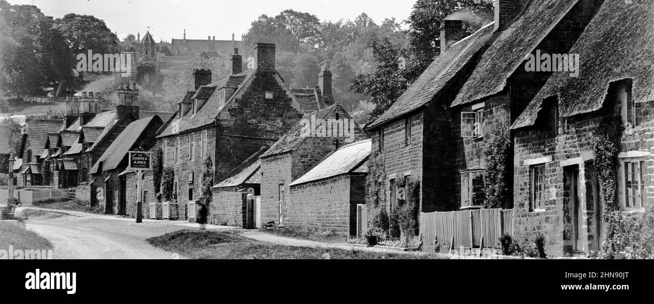 Eva Elliott Haddon-Hickling photograph of Rockingham village ...