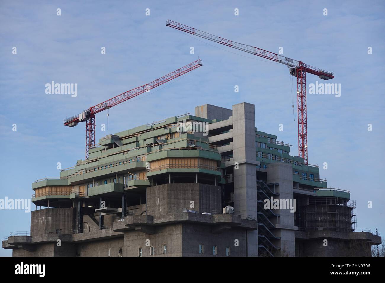 28 January 2022, Hamburg: View from Heiligengeistfeld of the elevated ...
