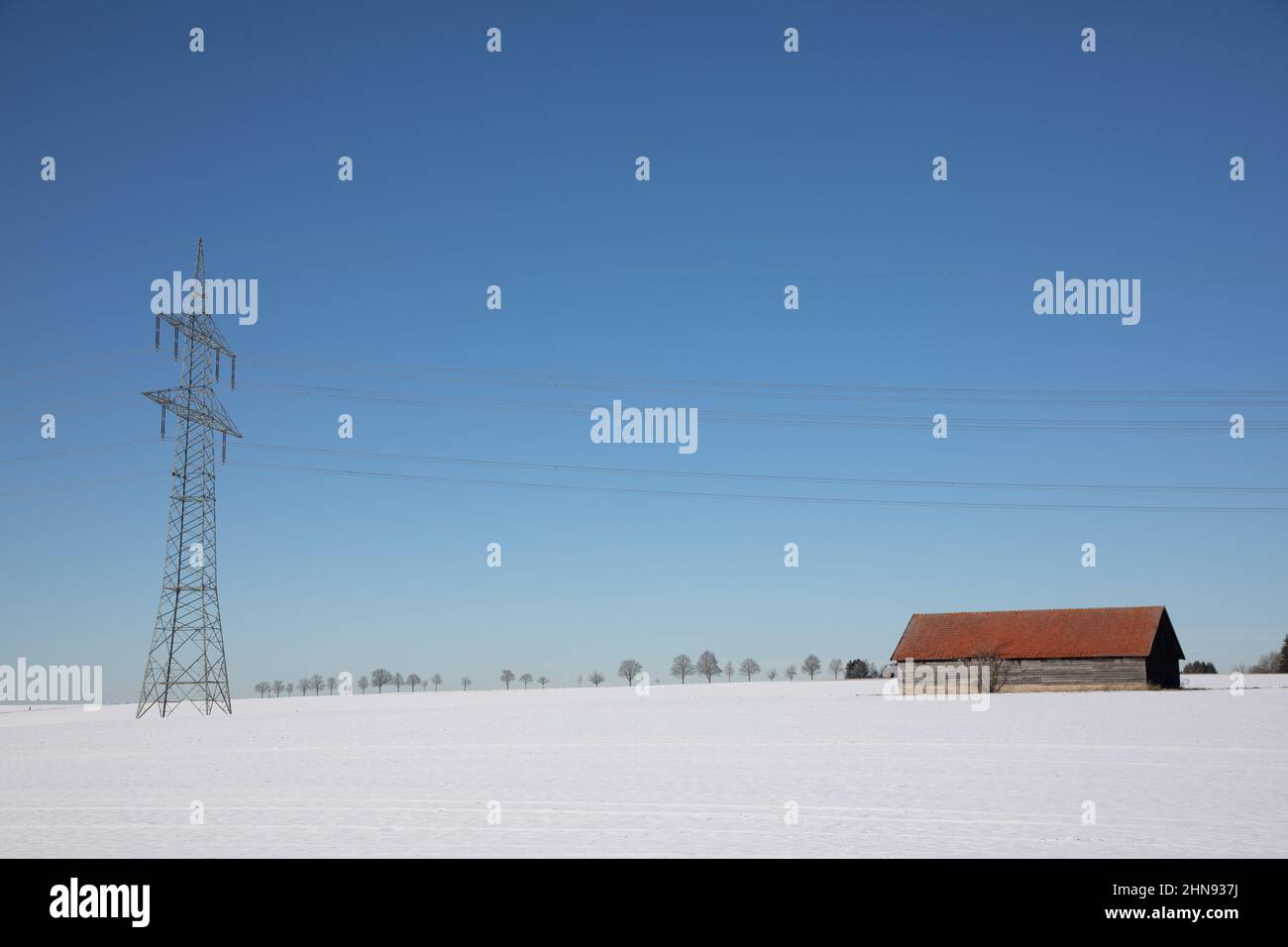 Electric pylon and house hi-res stock photography and images - Alamy