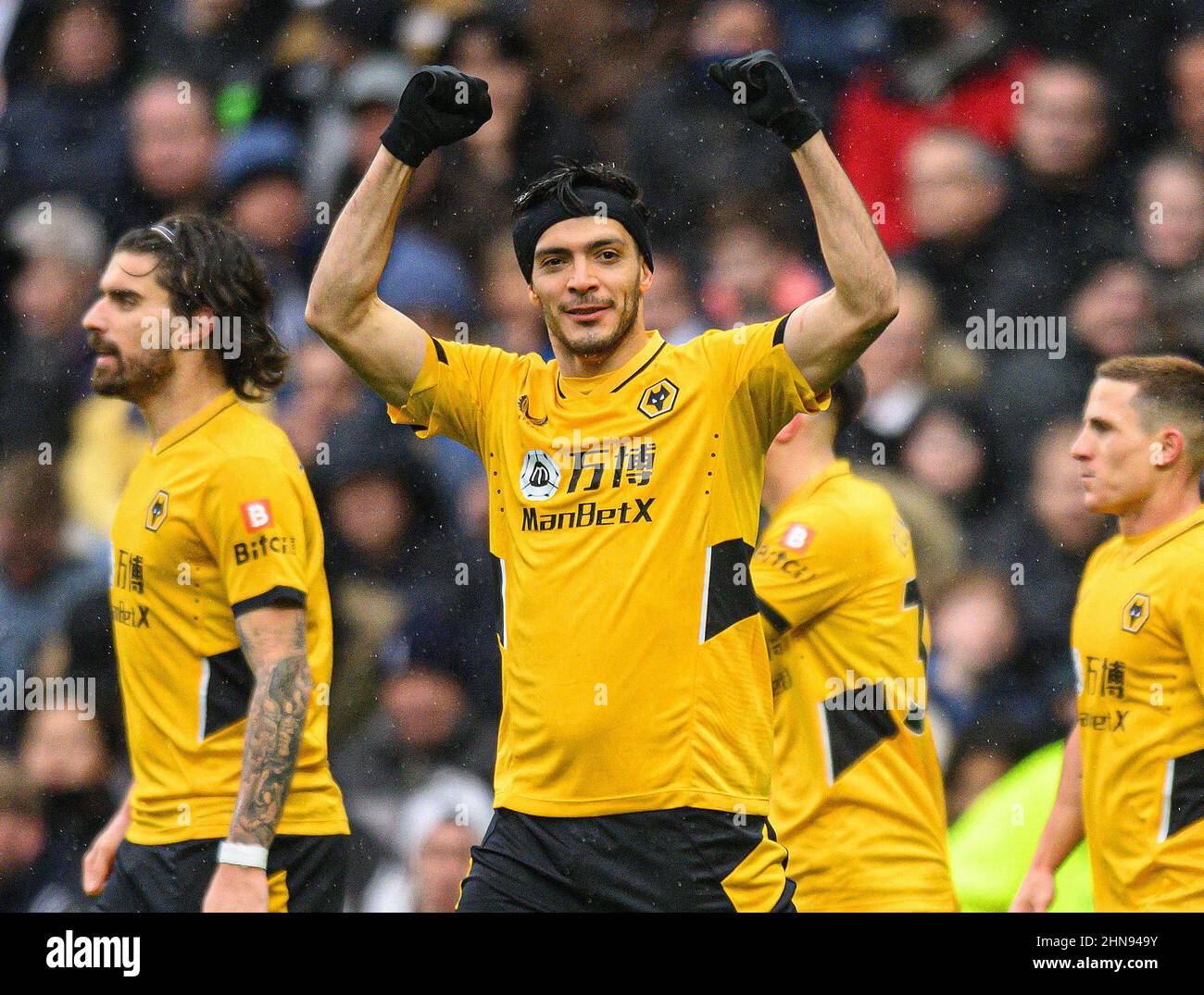 Wolves premier league goal tottenham hi-res stock photography and ...