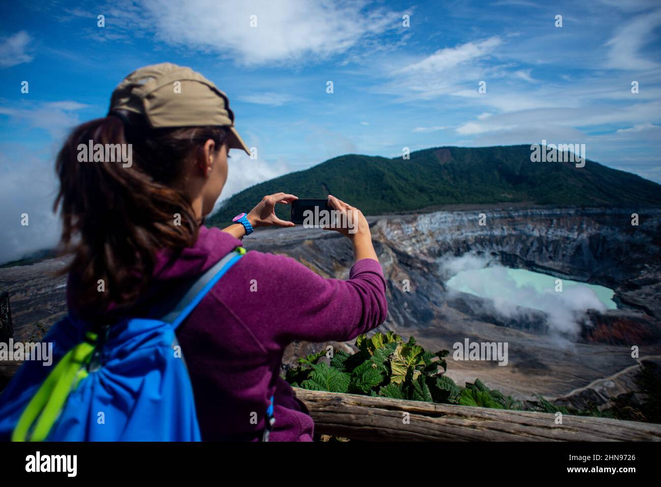 Gas metre woman hi-res stock photography and images - Alamy