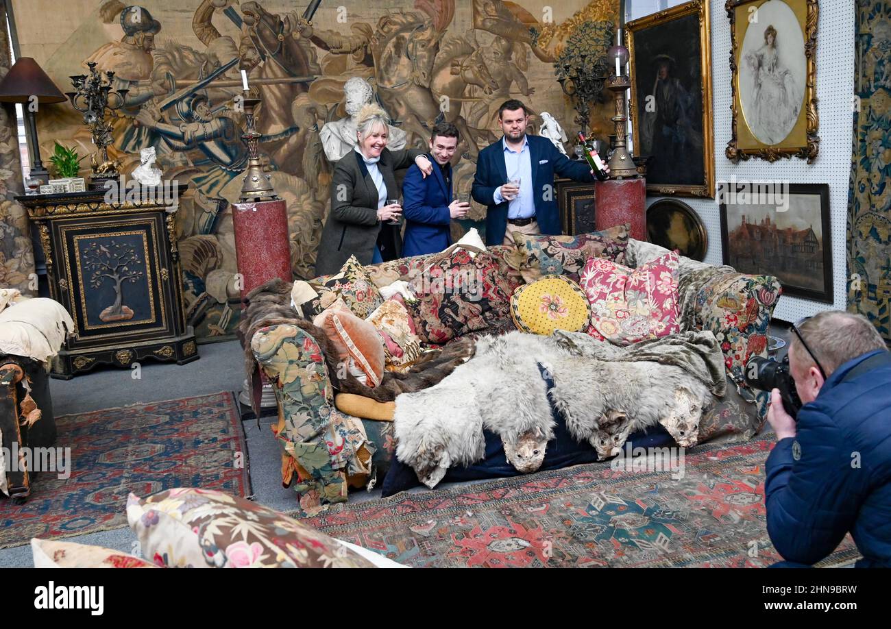 Uncle monty sofa hi-res stock photography and images - Alamy
