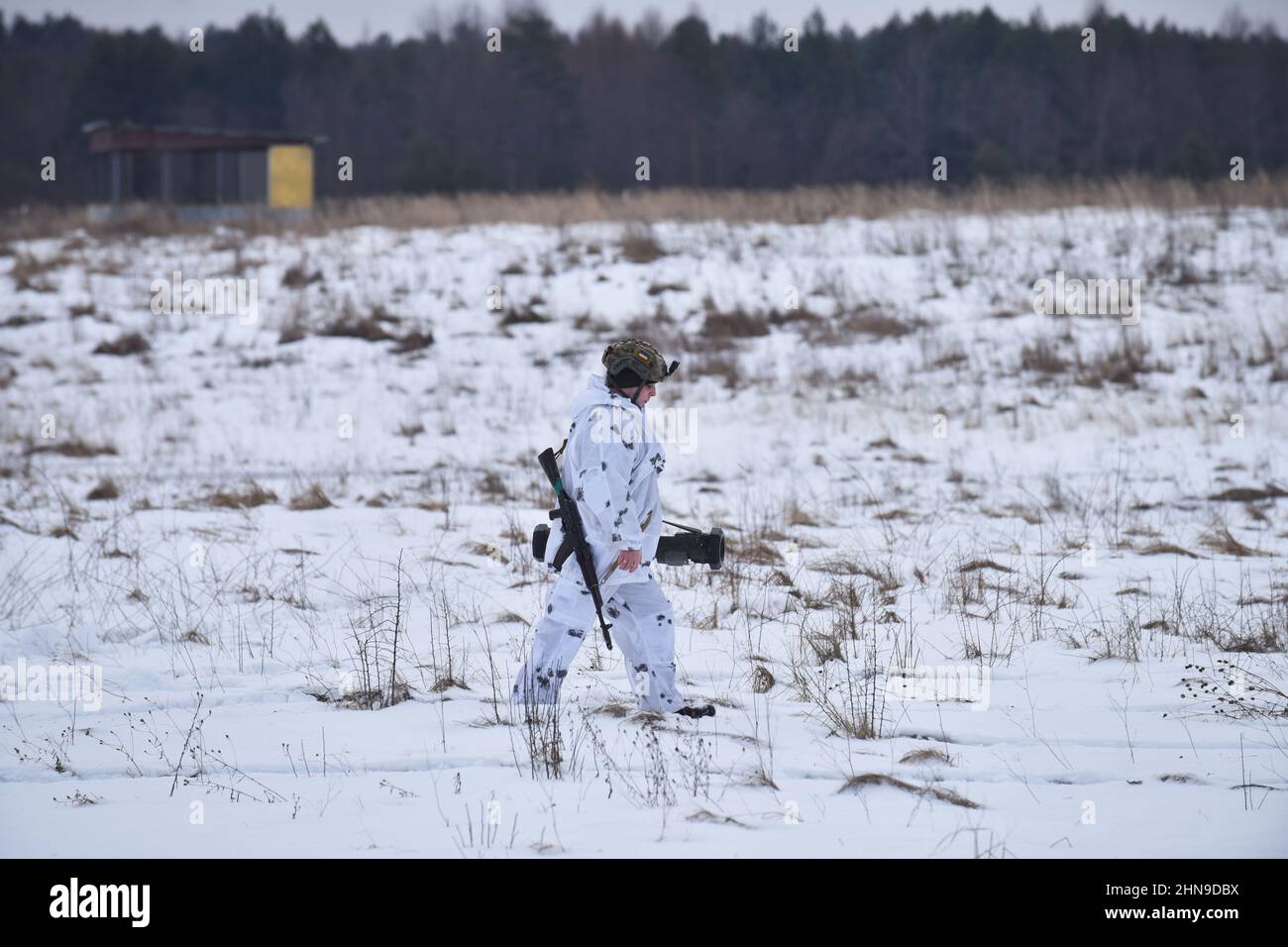 A Ukrainian military holds the American grenade launcher M141 Bunker ...