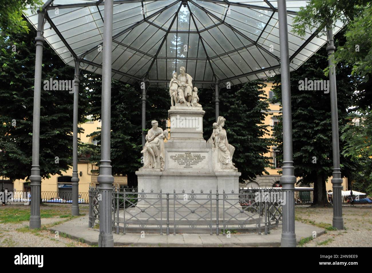 Old milan streets hi-res stock photography and images - Alamy