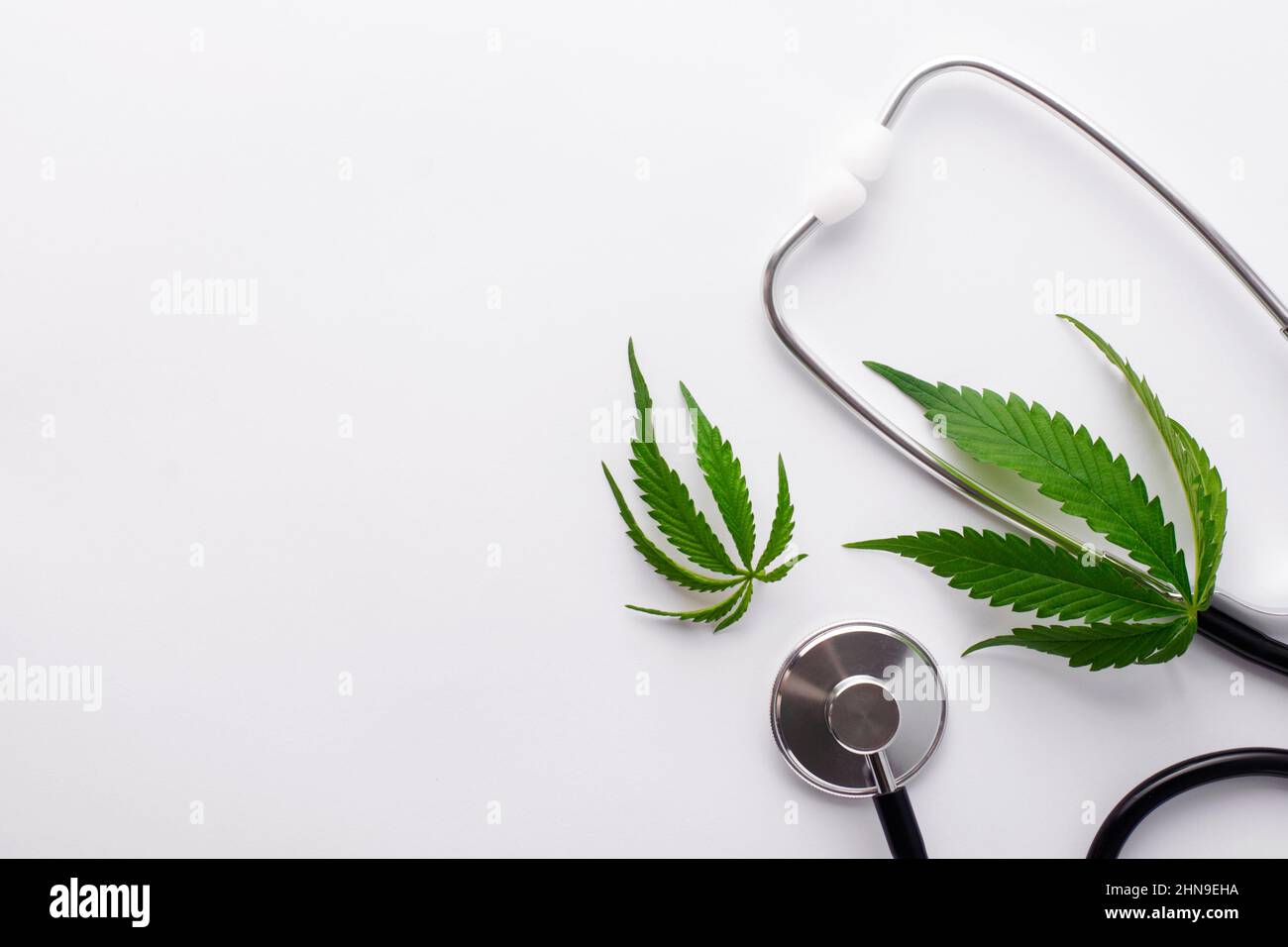 Pills and cannabis leaf hi-res stock photography and images - Alamy