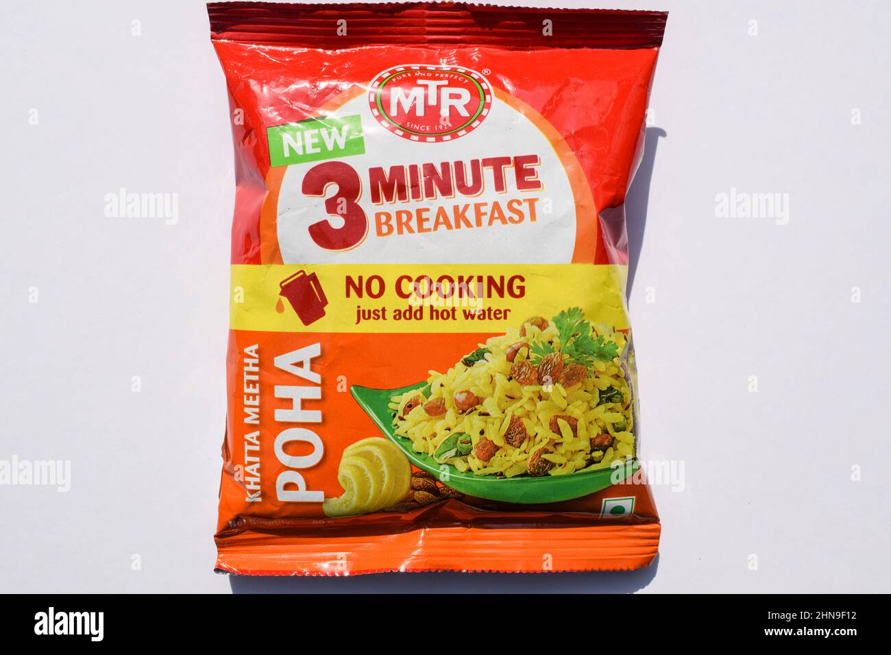 MTR branded Instant Khatta meetha Poha breakfast item. Mtr Poha packet ...