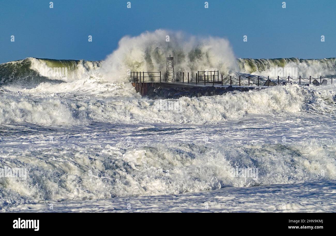 30 January 2022, Denmark, Klitmöller: The surf of the North Sea at a ...