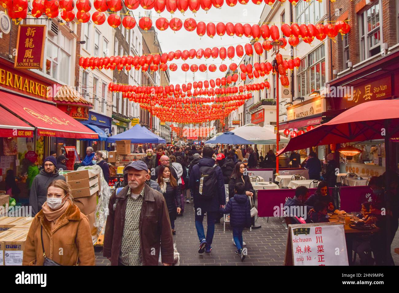 London, UK 29th January 2022. Busy Gerrard Street in Chinatown. Credit ...